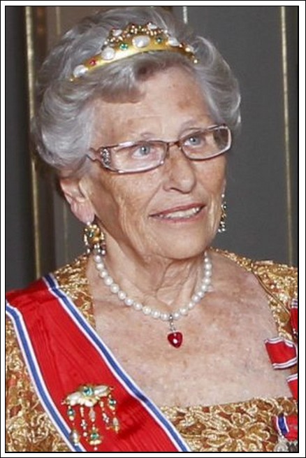 Ugly Tiaras: A Hot Mess on Various Royal and Princely Heads | The Royal ...